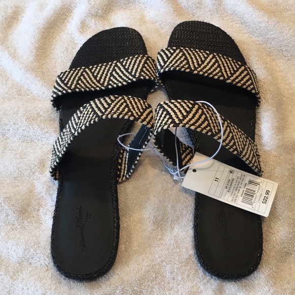 Universal Thread | Shoes | Sandals | Poshmark
